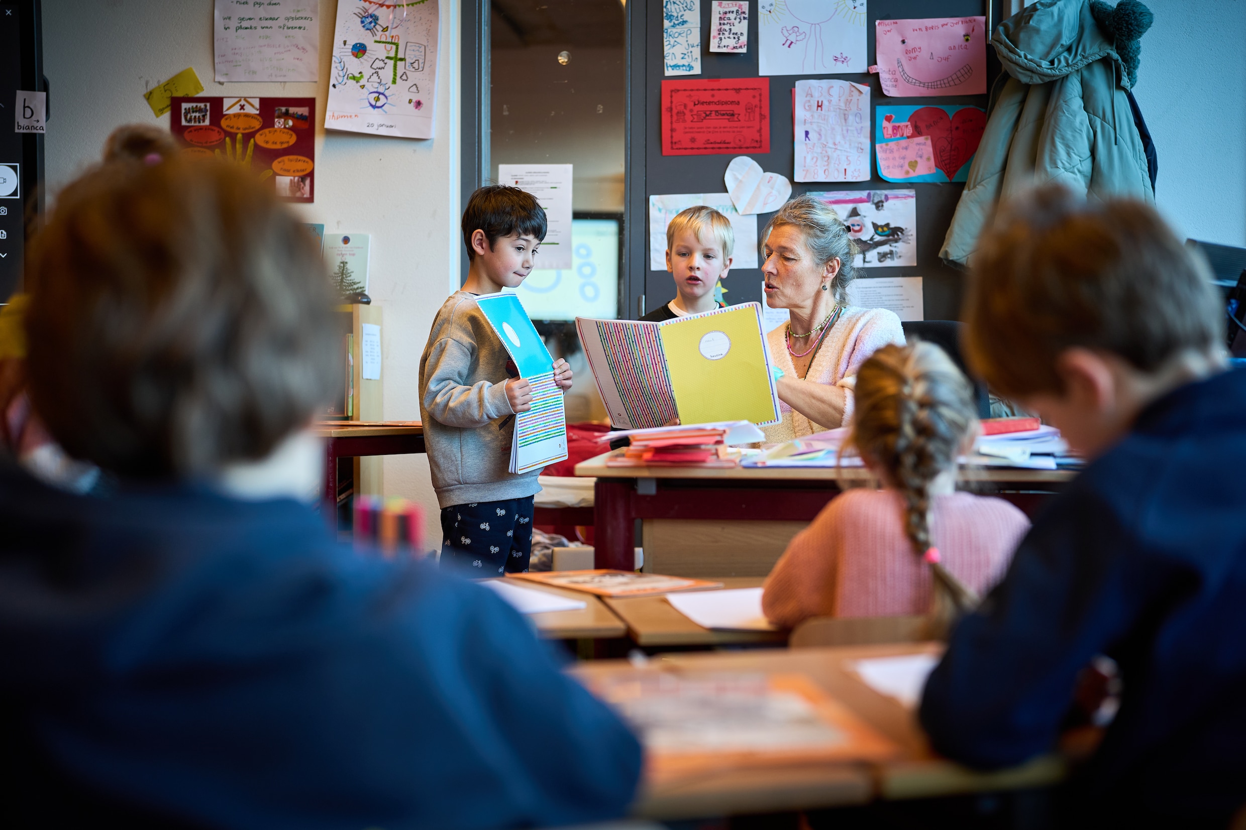 Deze basisscholen stoppen deels met digitaal onderwijs: ‘Ik zie dat de ...