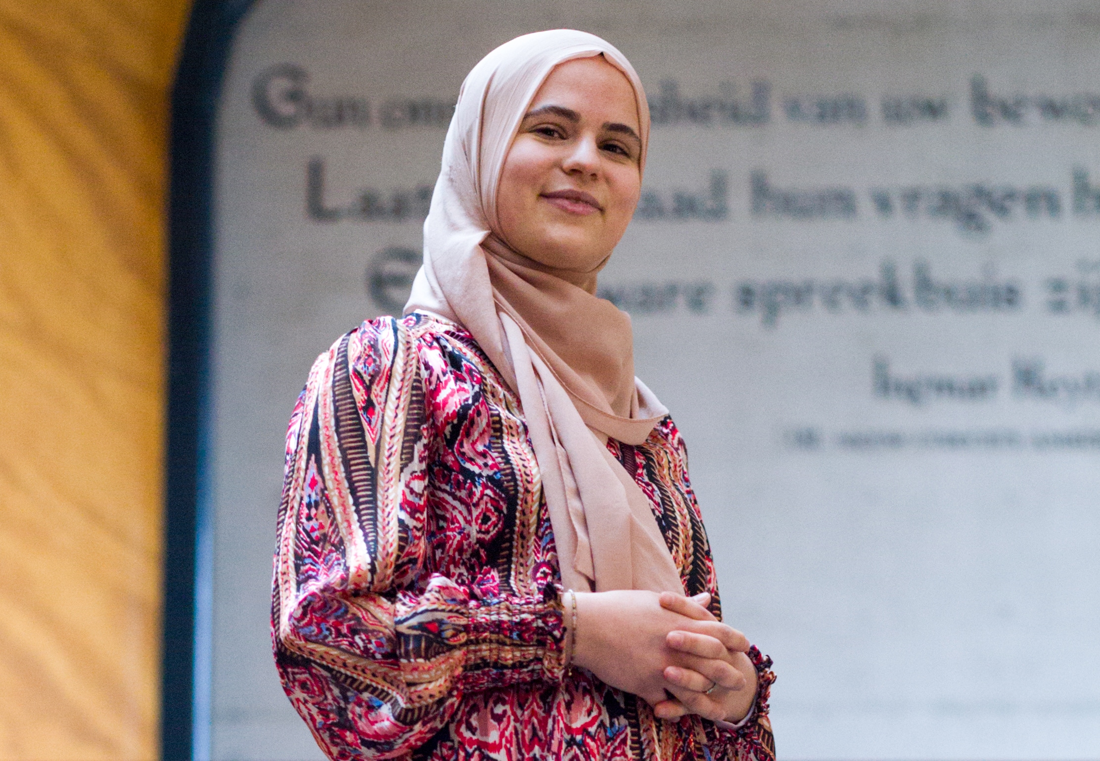 Met een hoofddoek op carrière maken: ‘Het wordt beter, maar er zijn nog onnodige drempels’ | Trouw