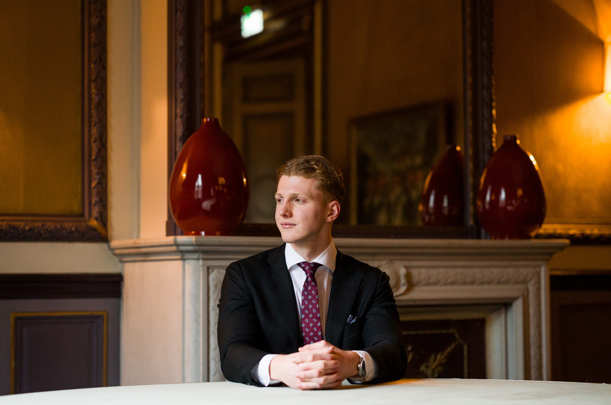 Jonge vrouwen worden progressiever, terwijl jonge mannen Andrew Tate ...