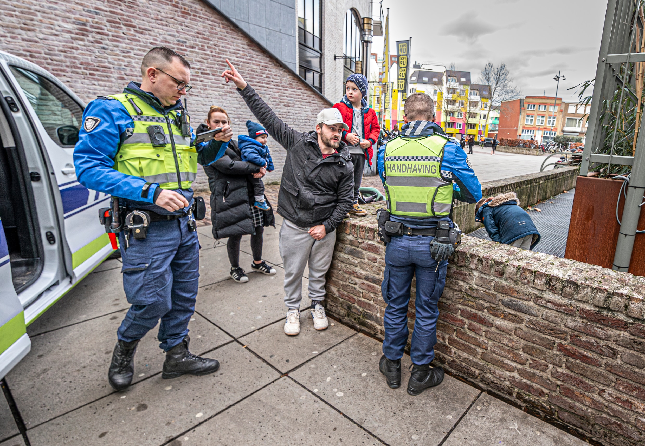 In Heerlen neemt de boa het wel heel vaak over van de politie. ‘Mensen ...