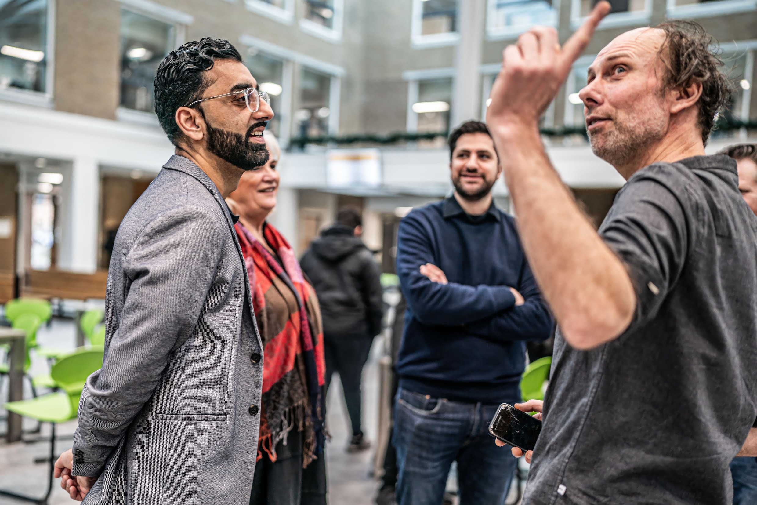 Hoe blijf je als jood en moslim vrienden nu het oorlog is? Itay Garmy ...