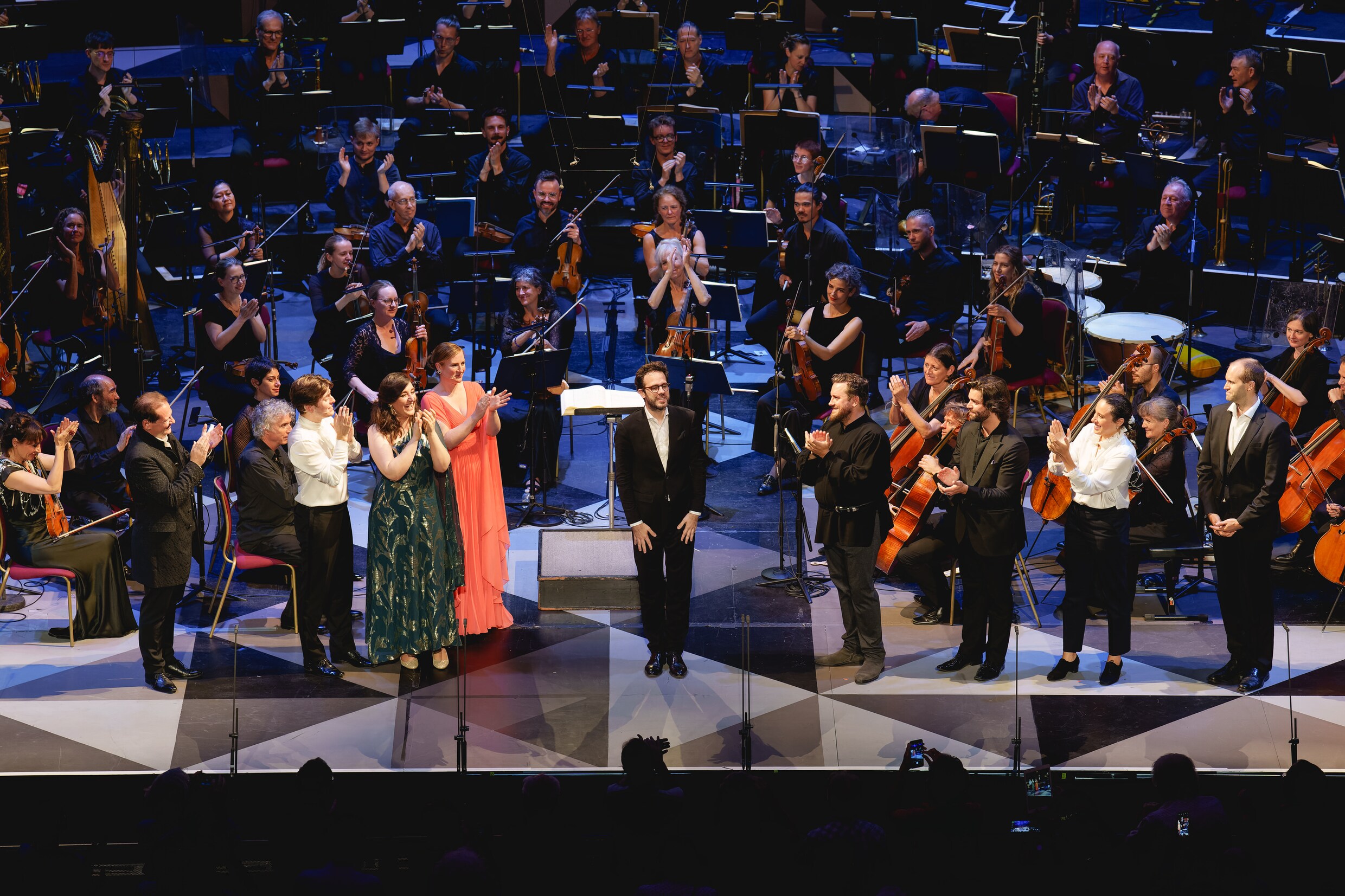 De klap van dirigent Gardiner katapulteerde de carrière van Dinis Sousa | Trouw