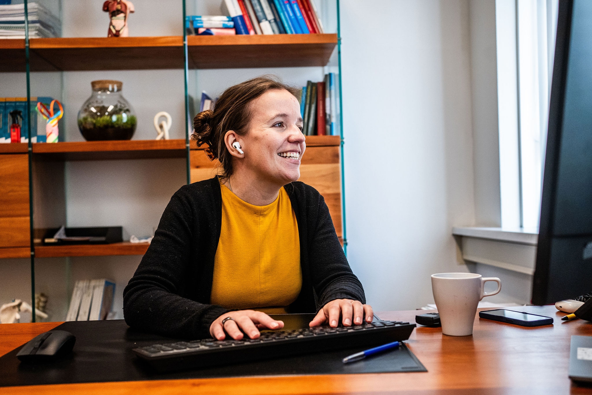 Patiënten bij deze praktijk zien hun huisarts nooit in het echt. Werkt dat? | Trouw