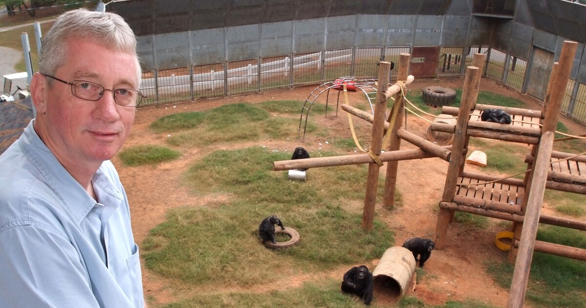 Frans de Waal toonde dat aap en mens erg op elkaar lijken. Wat doet dat ...