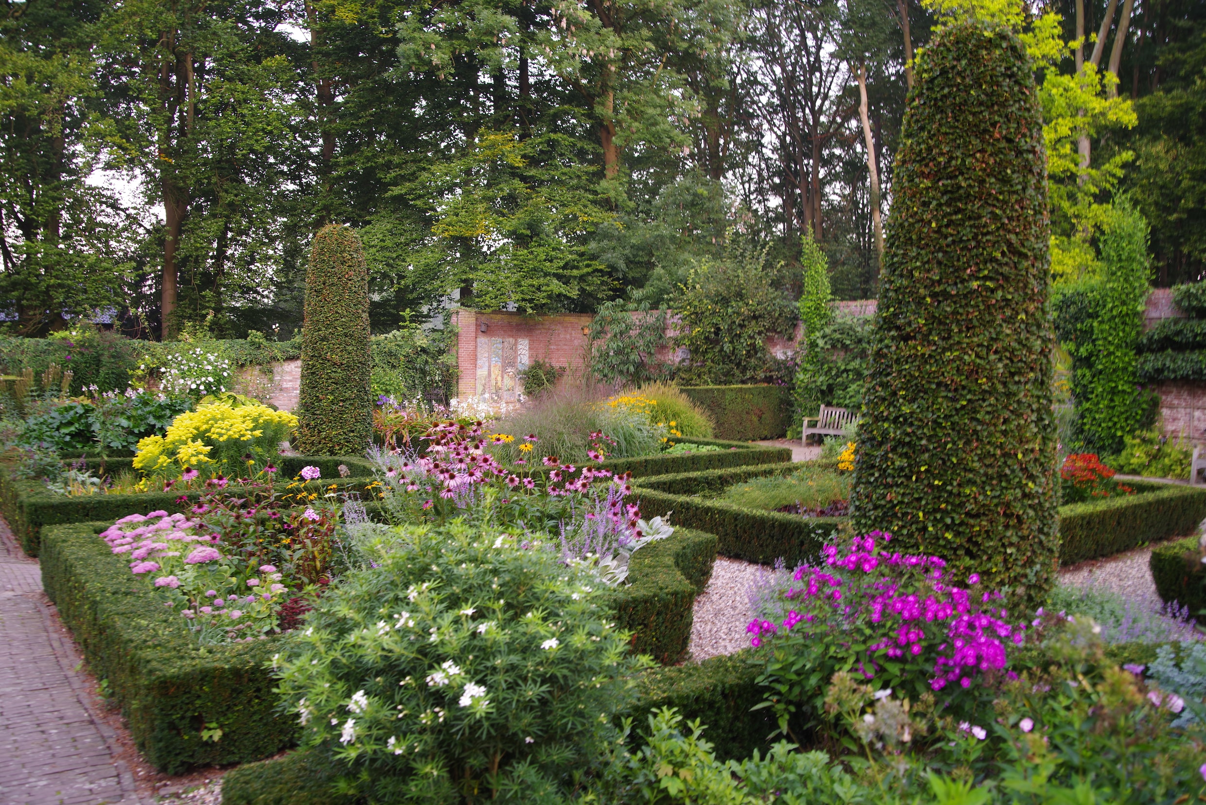 De vijf mooiste kasteeltuinen om het voorjaar kleurrijk te beginnen | Trouw