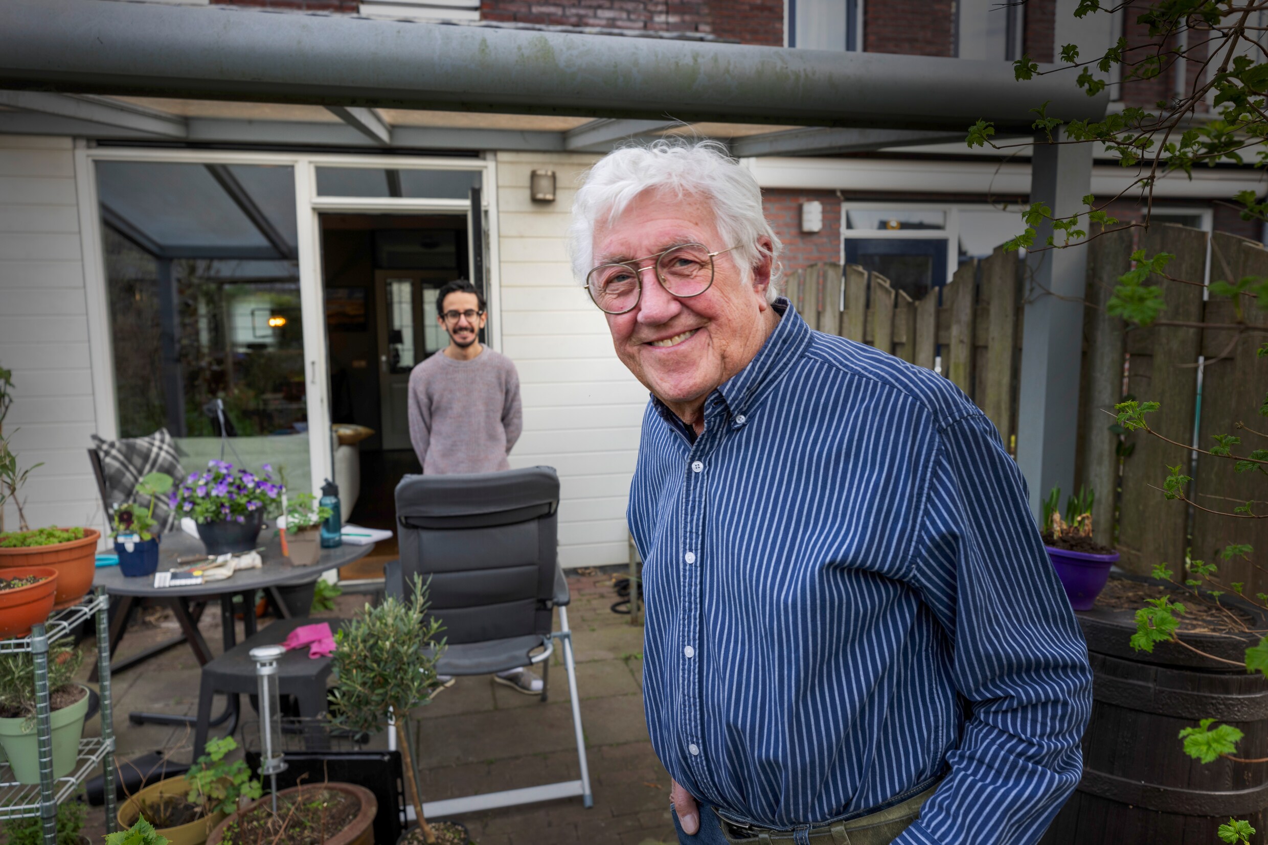 Vluchtelingen welkom: Bram van der Perk (85) opent zijn huis voor ...