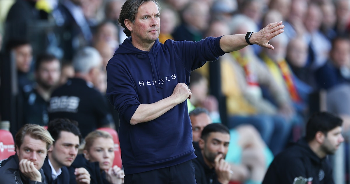 Kan Alex Pastoor een topclub aan? ‘Hij laat zijn elftal spelen naar de ...