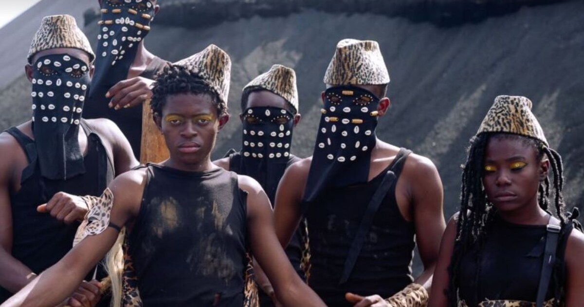 Recensie: ‘Augure’ is een knappe desoriënterende film over dubbele ...