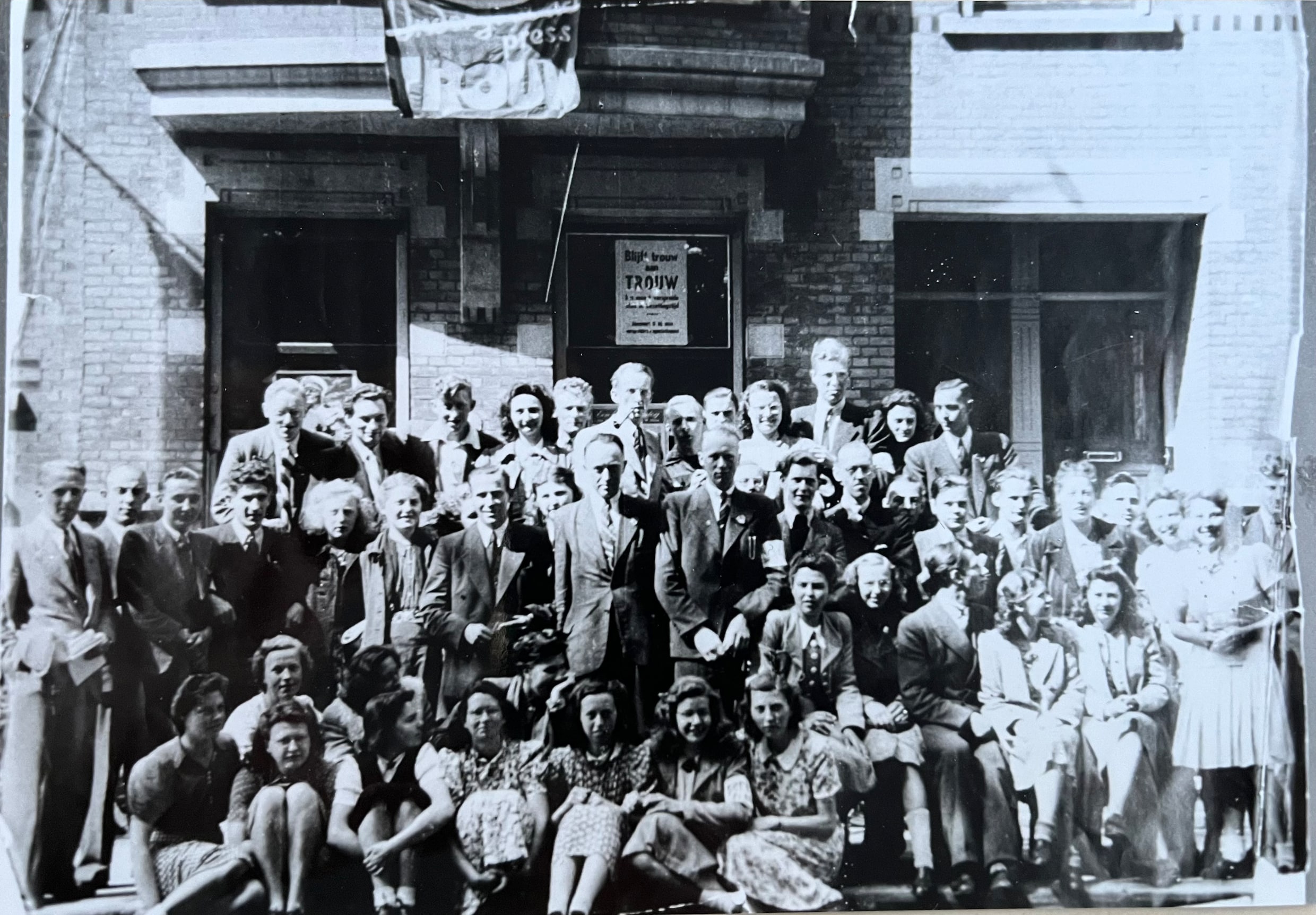 Nelly werkte als kind in het verzet en hield daar levenslang last van ...