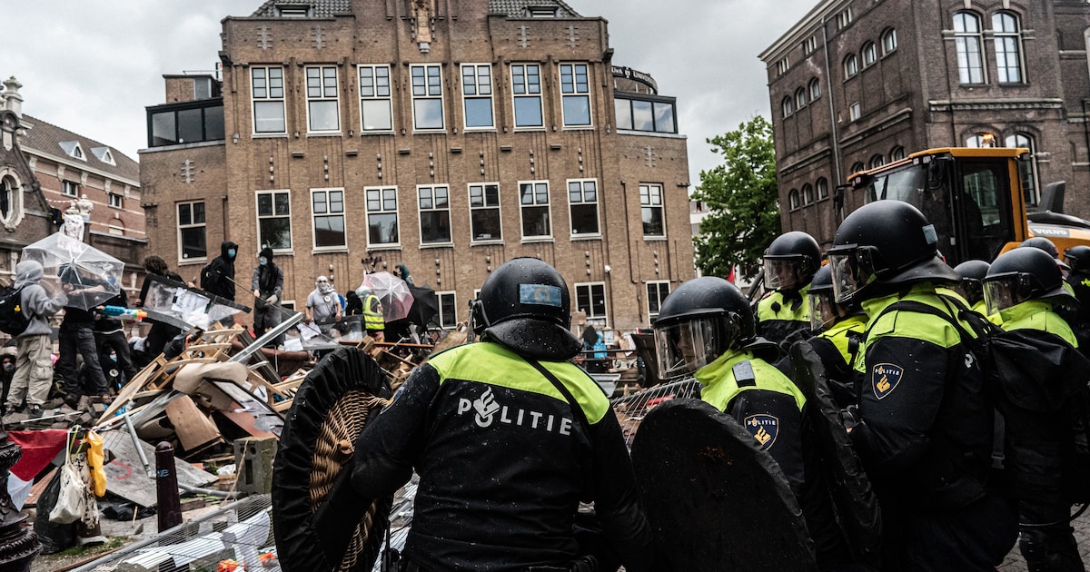 Na het geweld richt de woede zich op politie, betogers én het universiteitsbestuur | Trouw