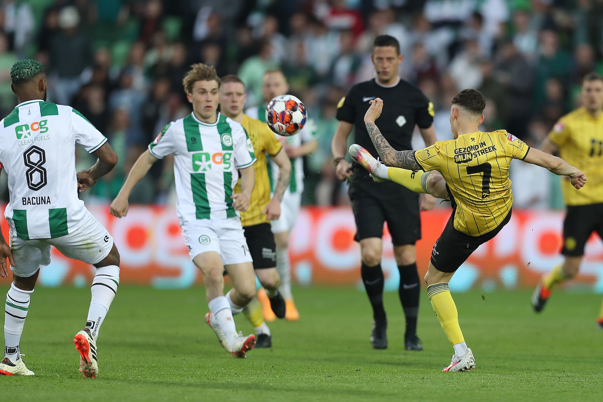 FC Groningen promoveert na climax tegen Roda JC | Trouw