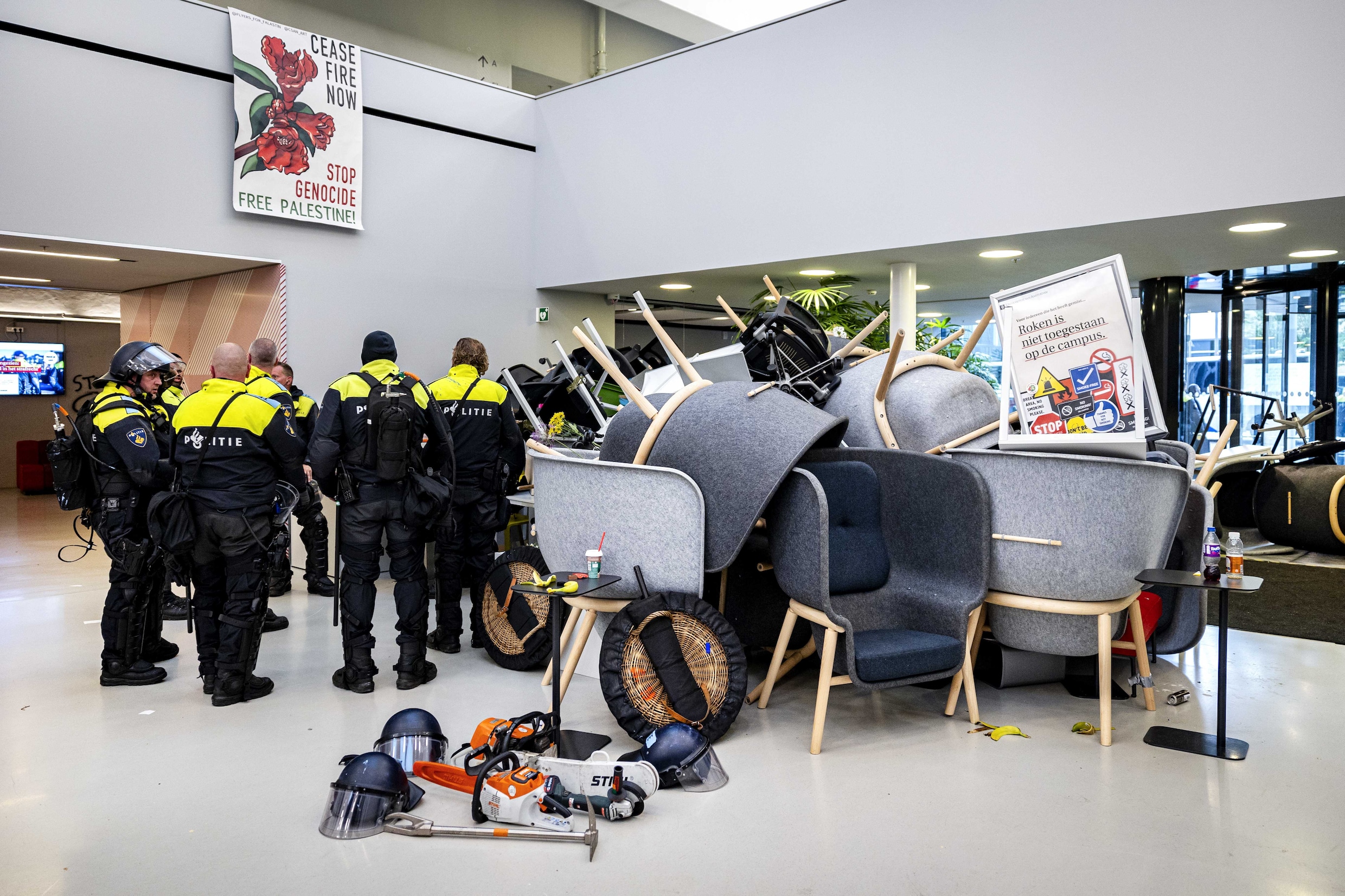 Kabinet: universiteiten zelf verantwoordelijk voor orde bij ...