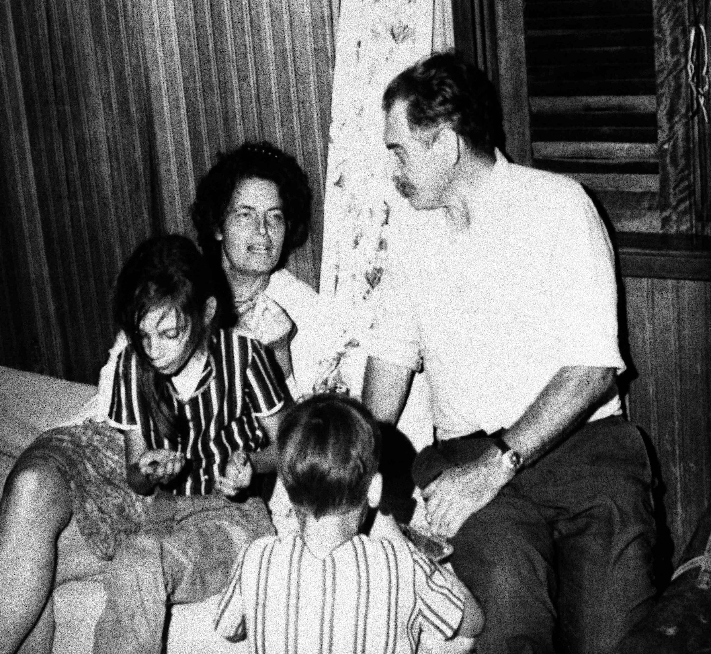 Die lieve schooljuf Liselotte hielp nazi-arts Josef Mengele te ...