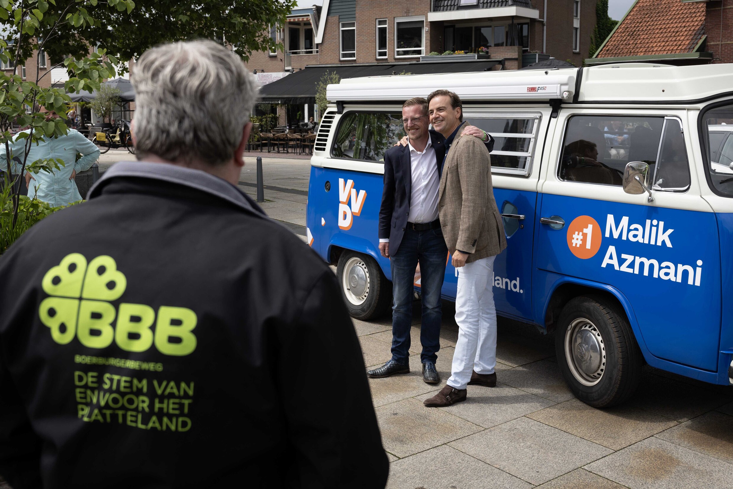 Partijen vechten om aandacht, en tegen hun eigen campagnemoeheid | Trouw