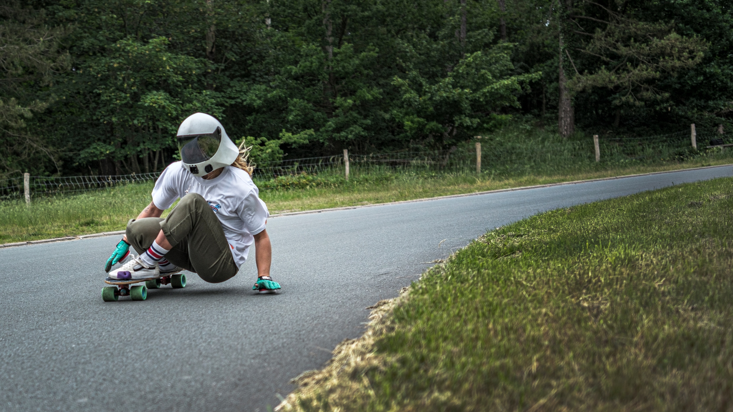 Met 112 km/u de berg af: Lisa Peters is wereldkampioen in een extreme ...