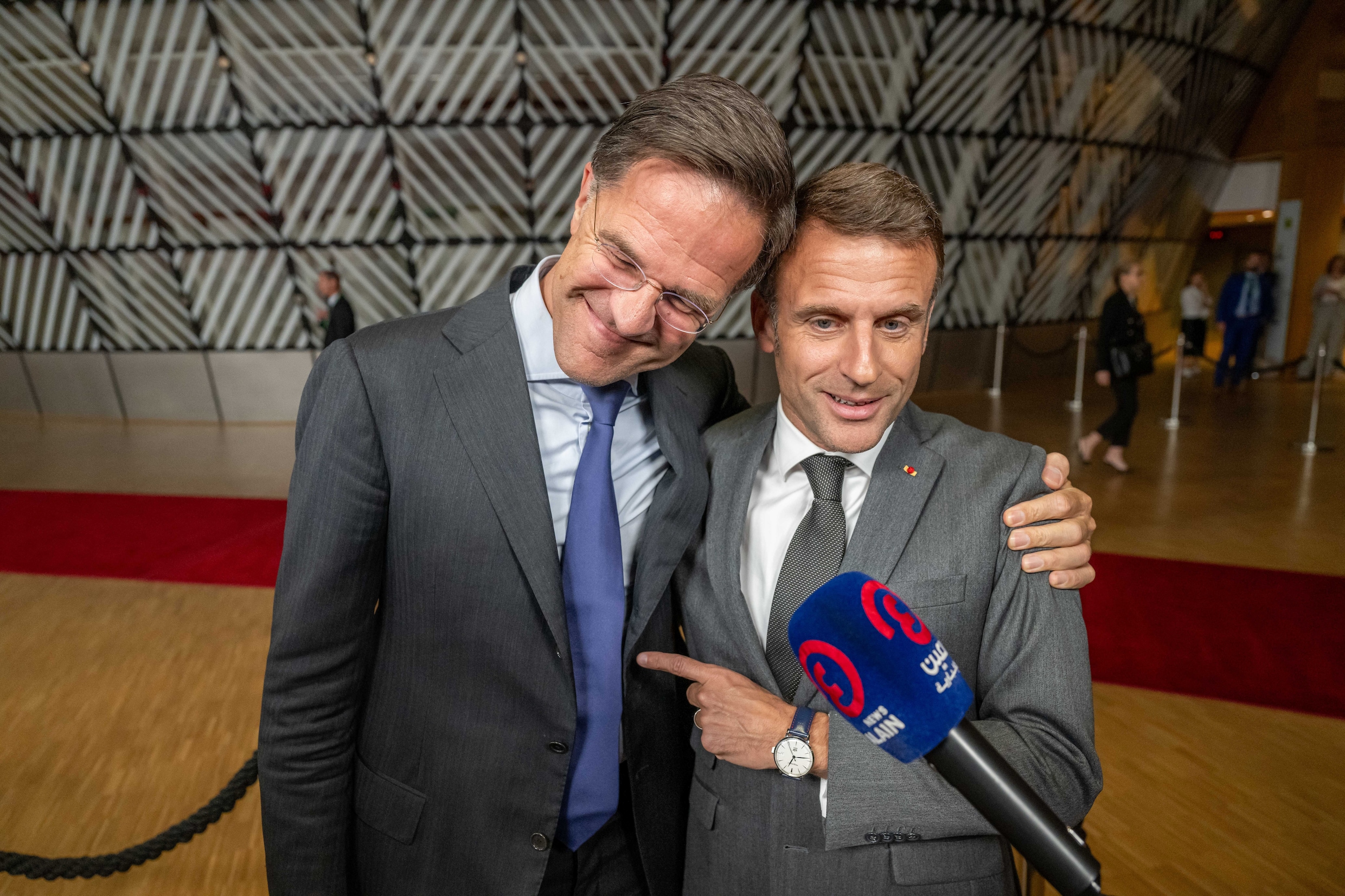 Na 111 keer een top in Brussel, zwaaien zijn Europese kameraden Rutte ...