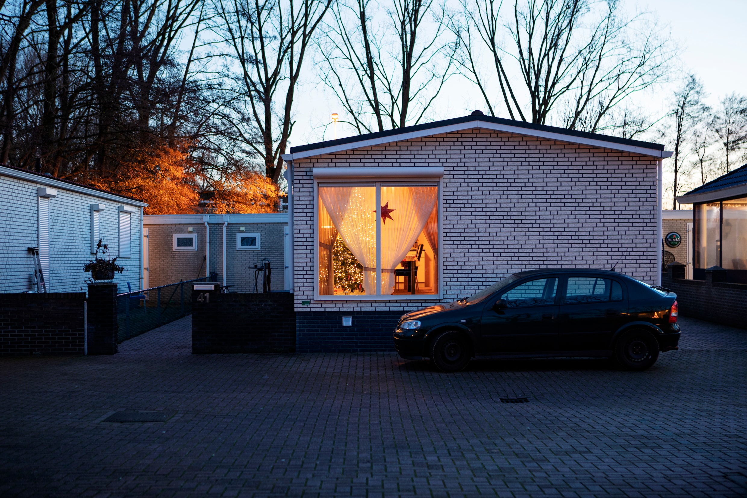 Fotoserie toont de warmte van het woonwagenkamp | Trouw