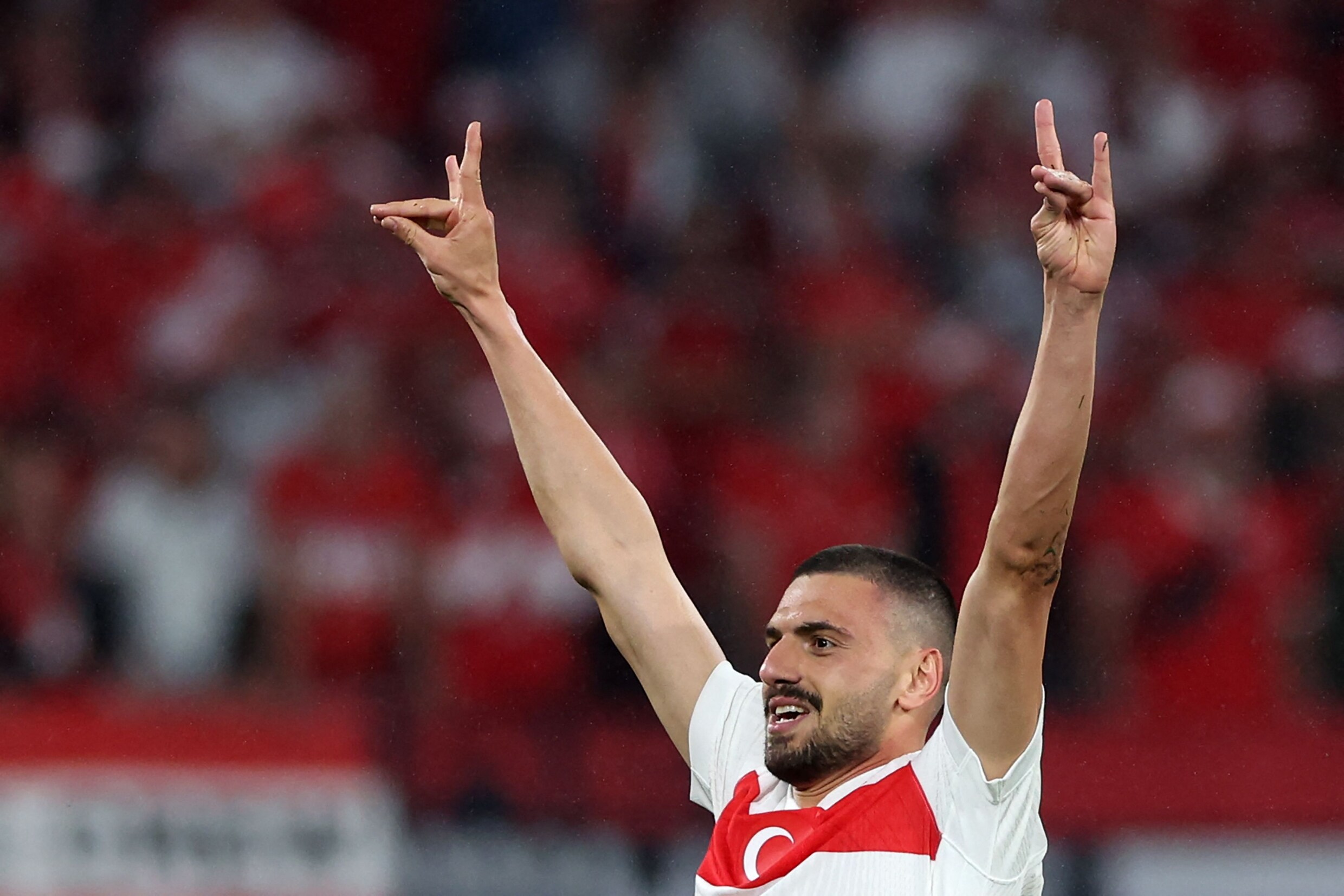 Waar de wolvengroet voor staat en waarom deze zoveel emotie oproept | Trouw