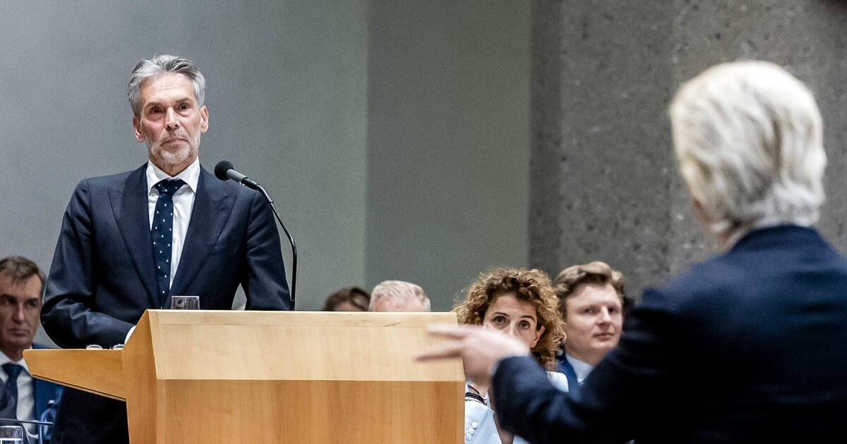 Dick Schoof en zijn kabinet staan er helemaal alleen voor | Trouw