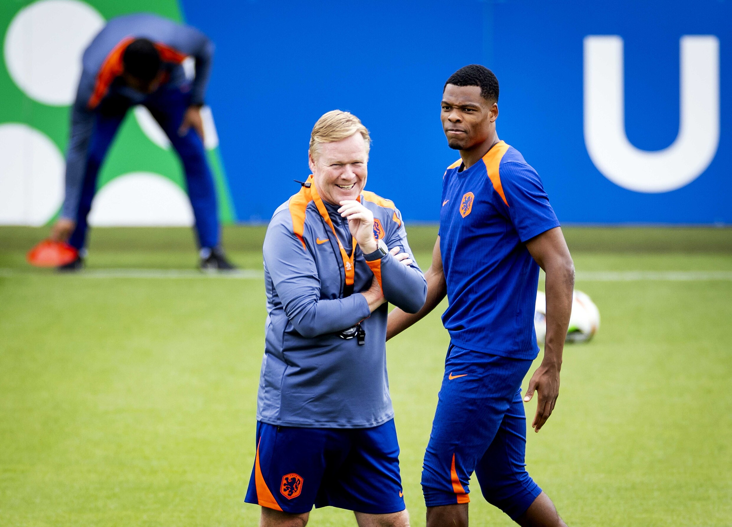 Oranje toont vele gezichten, zelfs dat van een vechtmachine | Trouw