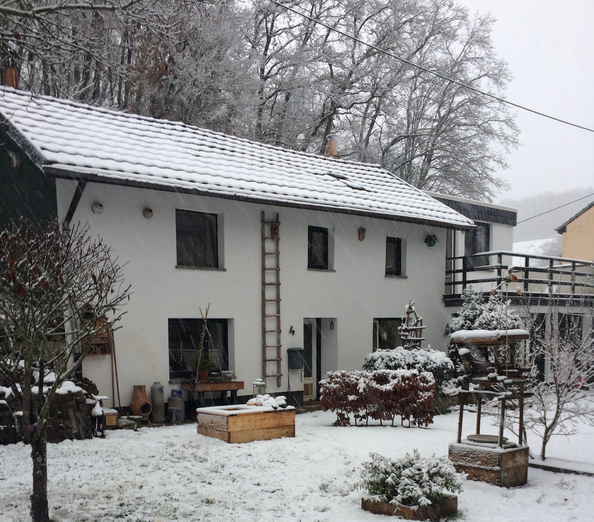 Wie koopt het Eifelhuis en de tuin van schrijver Gerbrand Bakker? | Trouw