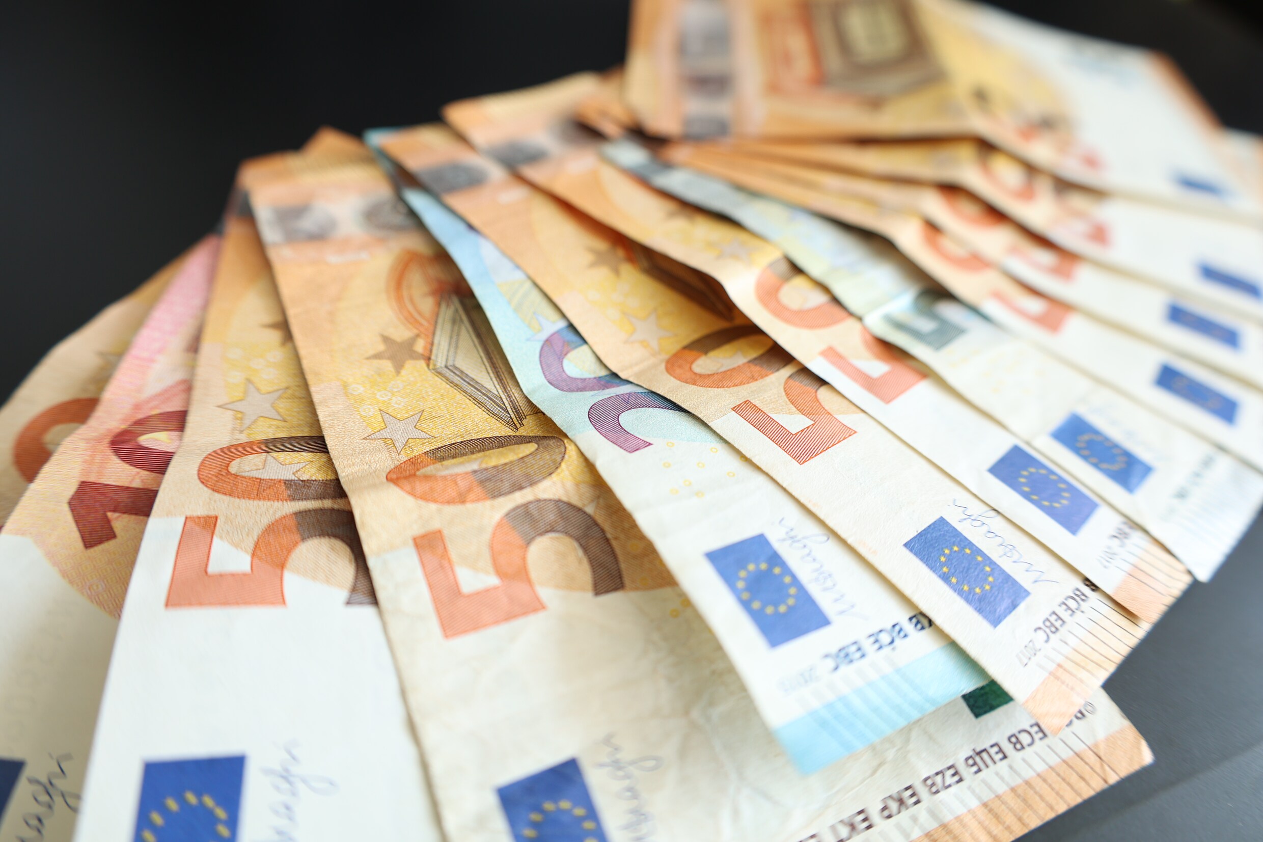 Contant blijft het populairste betaalmiddel in Europa | Trouw