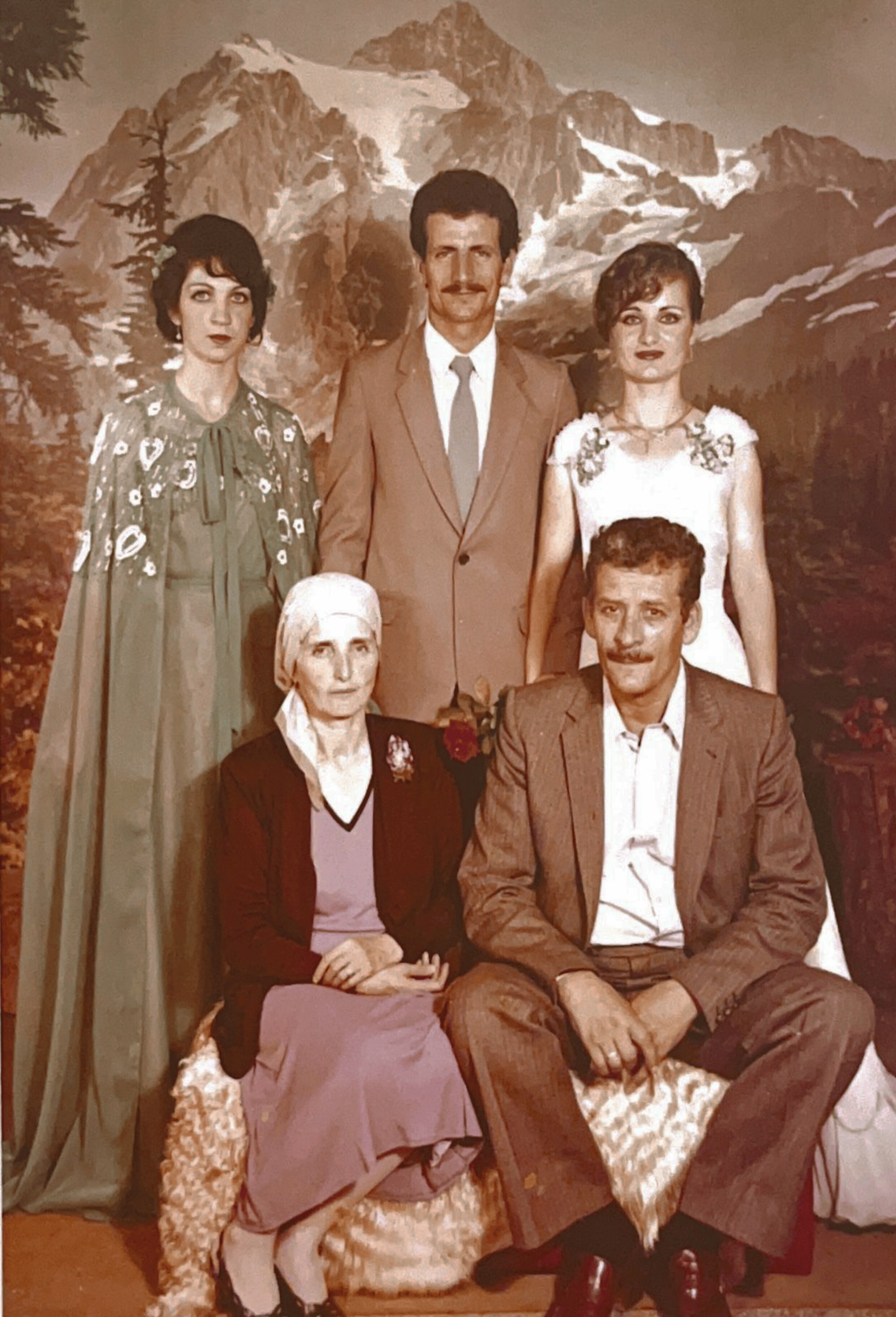 Cigdem Yüksel verzamelde foto’s en verhalen van de eerste generatie ...