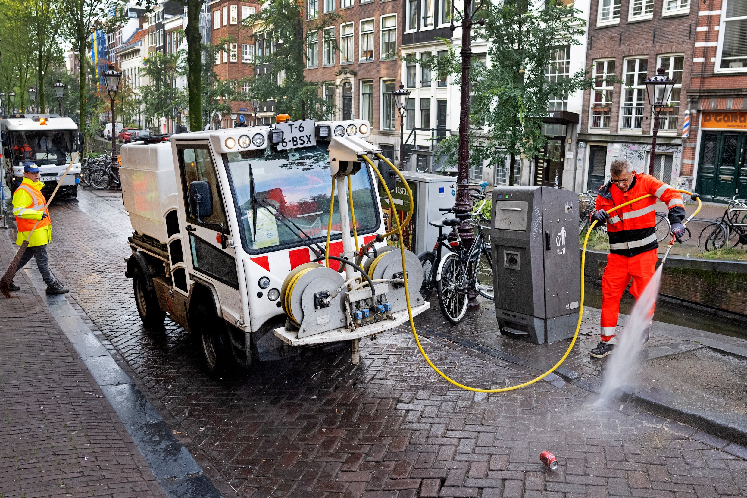 Hoe hou je het vuil van de straat? ‘Een stad schoon houden kan alleen ...