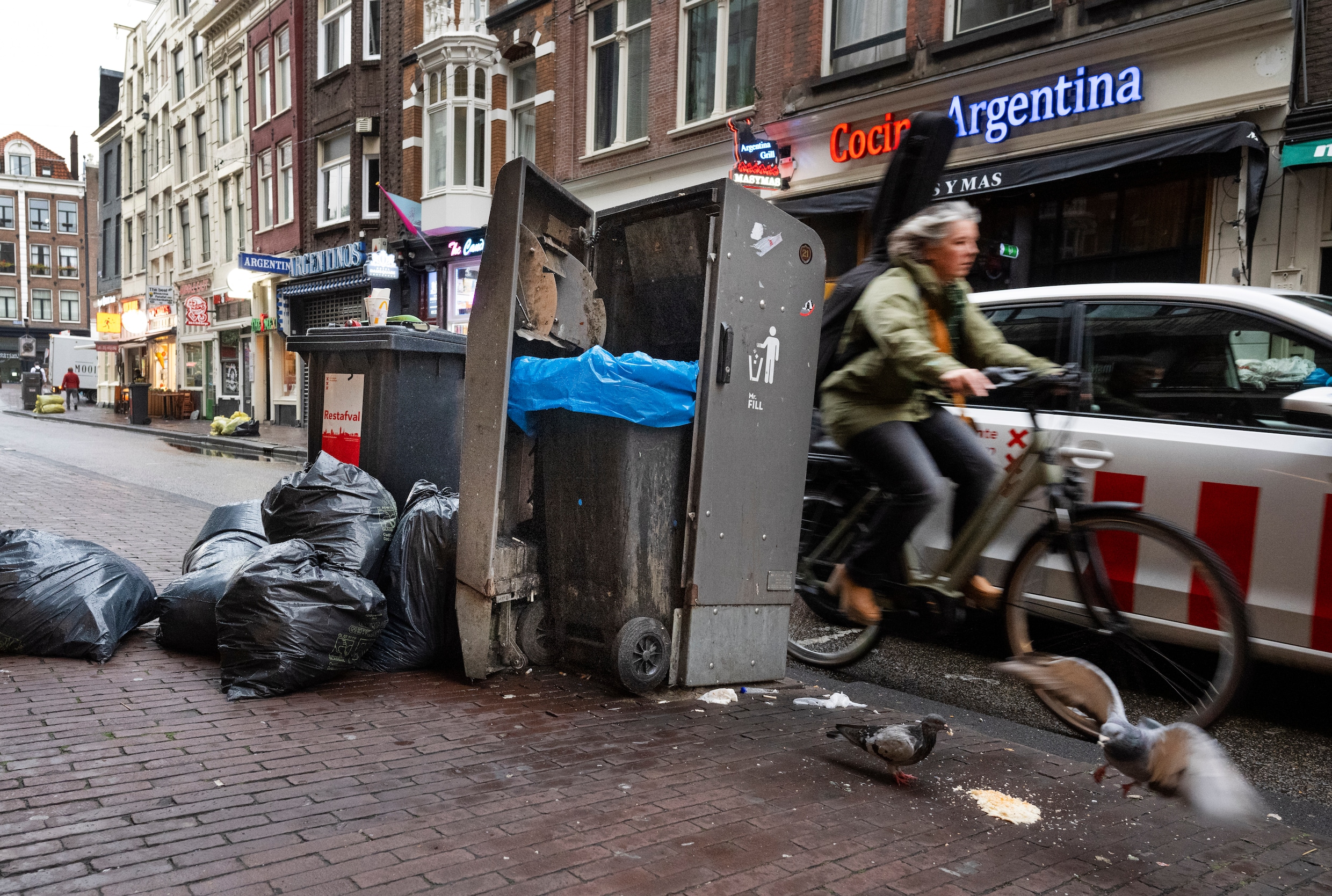 Hoe hou je het vuil van de straat? ‘Een stad schoon houden kan alleen ...