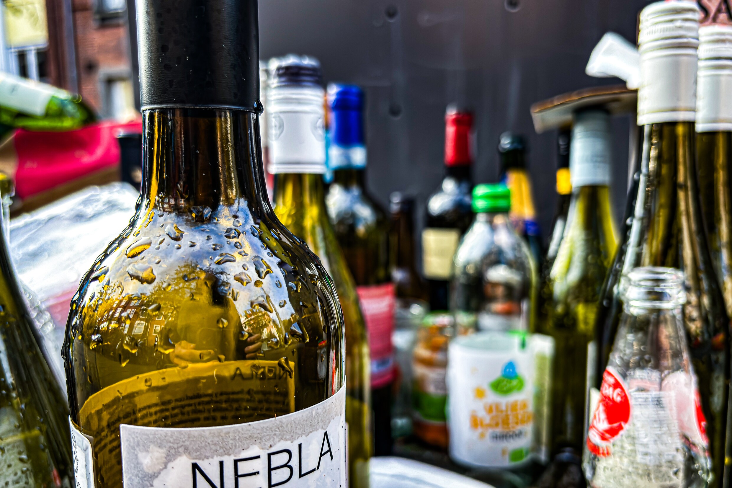 De herbruikbare wijnfles wint terrein, vooral in de horeca | Trouw