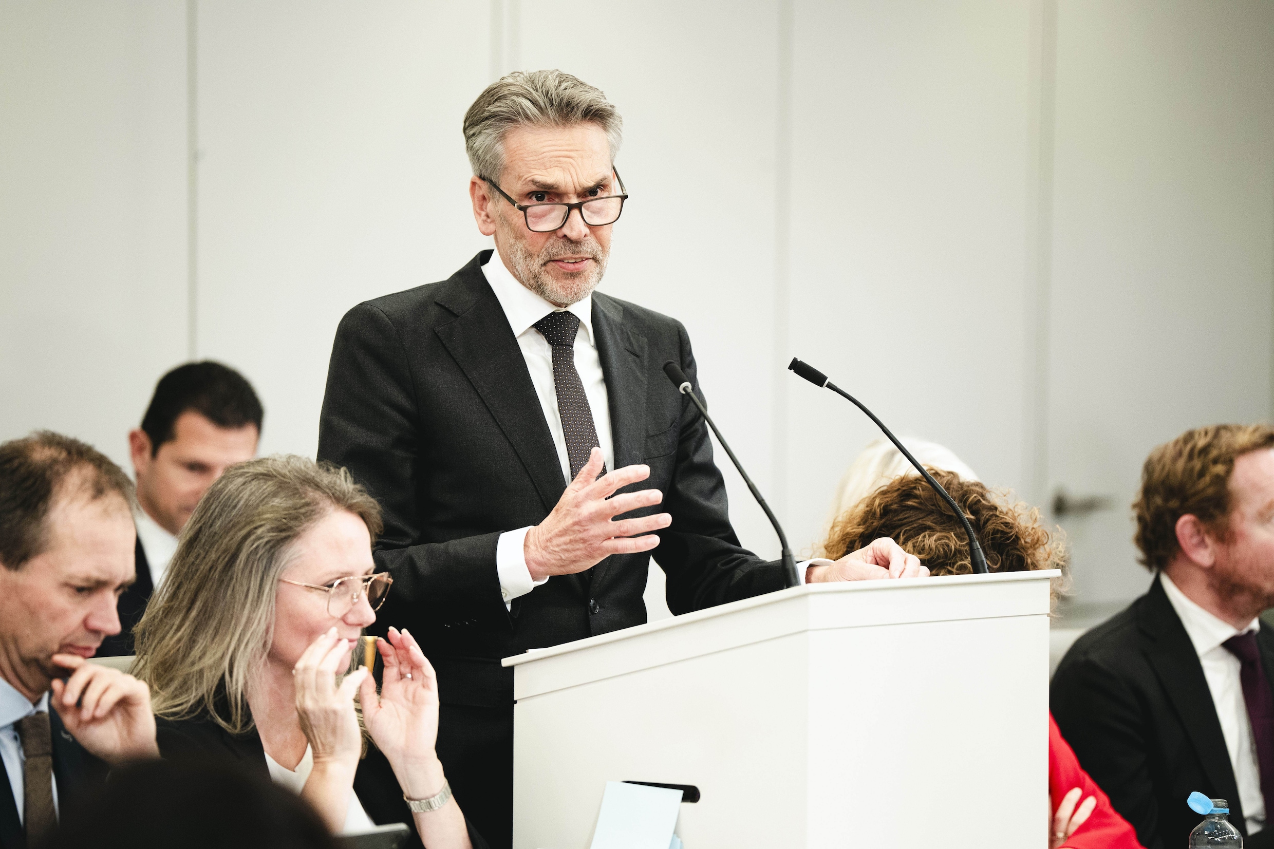 Lees hier alles over het regeerprogramma van premier Dick Schoof | Trouw