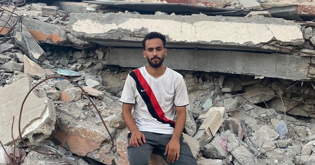 Mahmoud al-Kahlout trapt af en toe een balletje en hoopt op betere ...