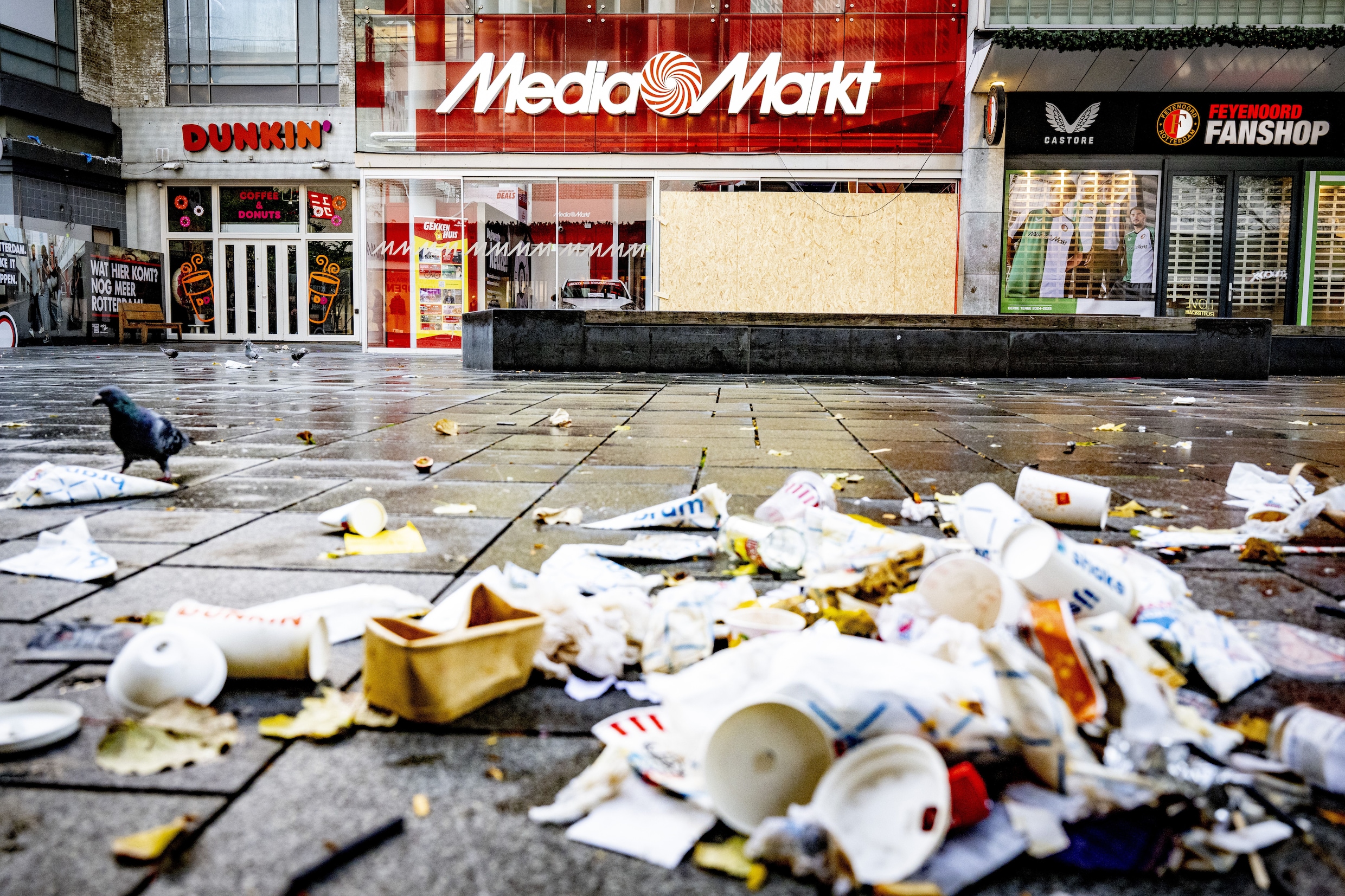 Stunt Mediamarkt in Rotterdam loopt uit op rellen. ‘Volstrekt ...