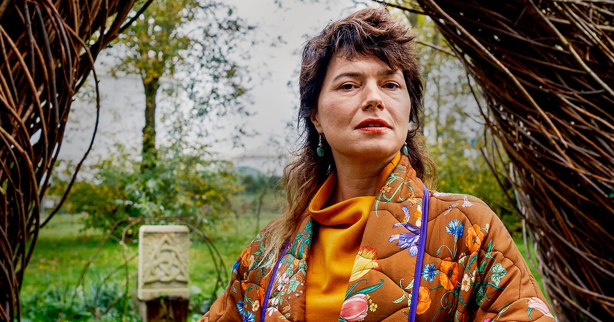 Tijdens het Keltische Samhain herdenkt DJ Isis de doden. ‘Het gaat ...