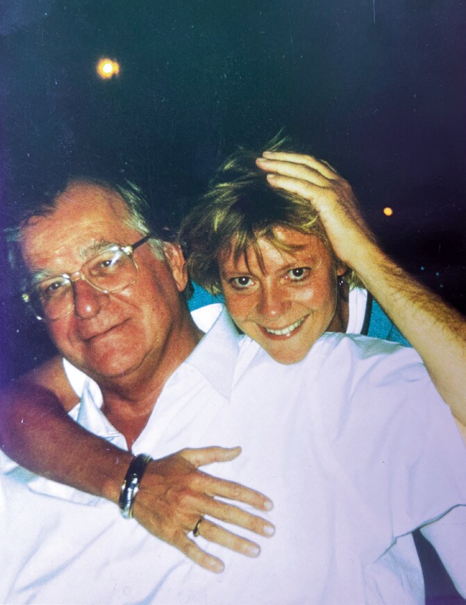 Wat is de nalatenschap van Huub Oosterhuis? Zijn levenspartner Colet van der Ven kijkt terug op ...