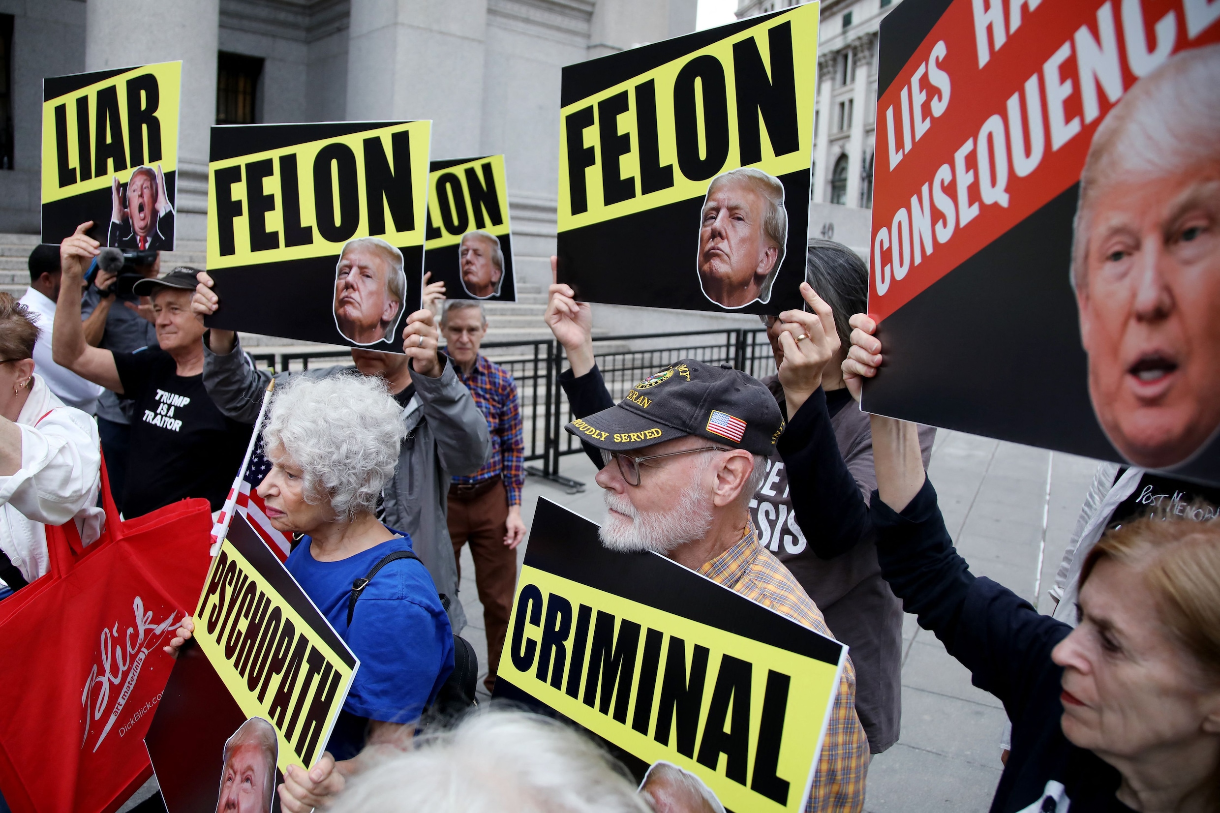 Van uitstel komt nu afstel in Trumps strafzaken | Trouw