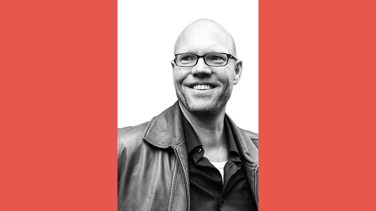 Toine Heijmans verdwaalt graag in de Van Dale. ‘Koester deze ...