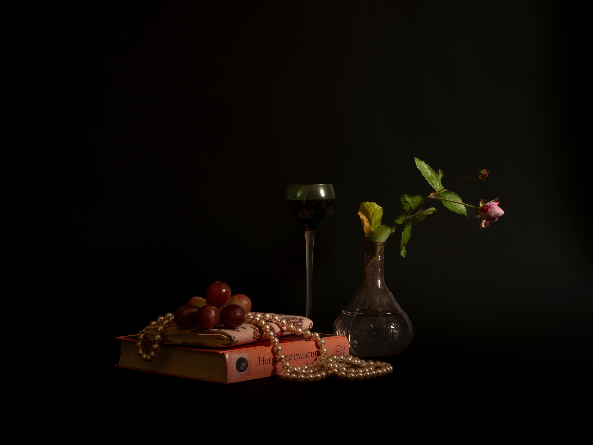 Stillevens van de spullen van overledenen: ‘Ze krijgen betekenis ...