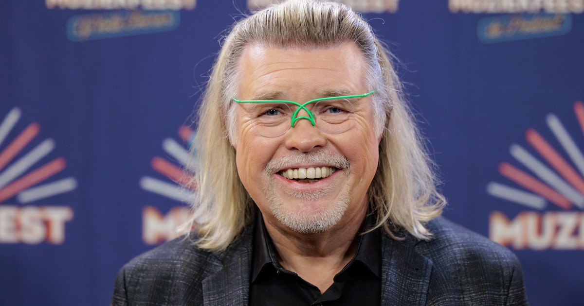 Volkszanger René Karst (59) overleden | Trouw