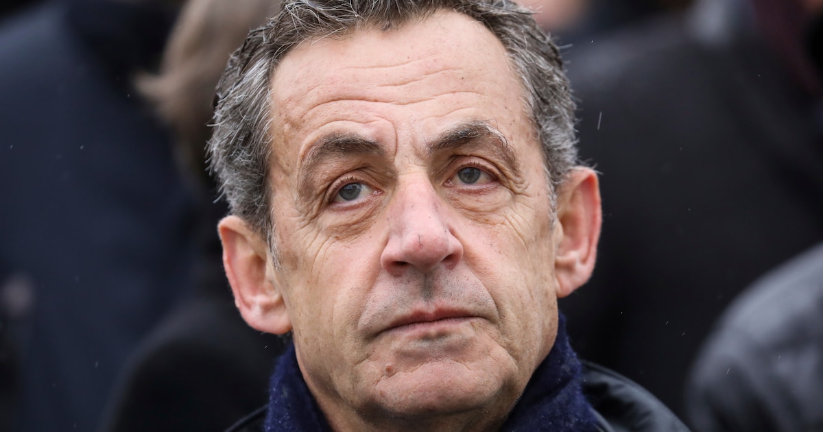 Sarkozy moet jaar lang enkelband om vanwege corruptie | Trouw
