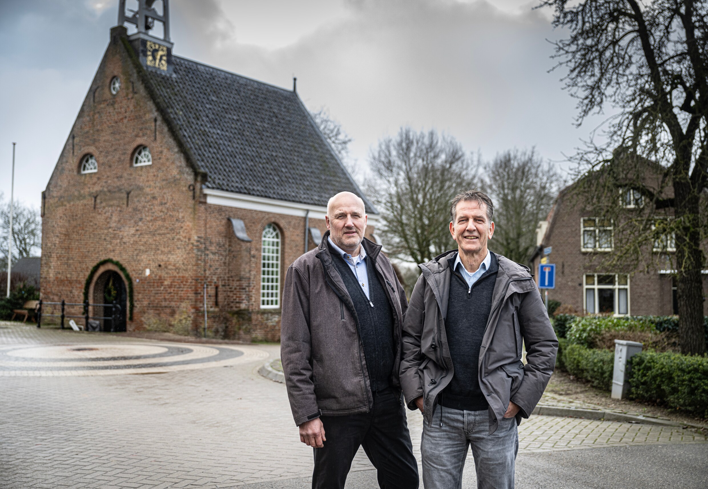 Twee achterneven houden de geschiedenis van hun geboortedorp levend ...