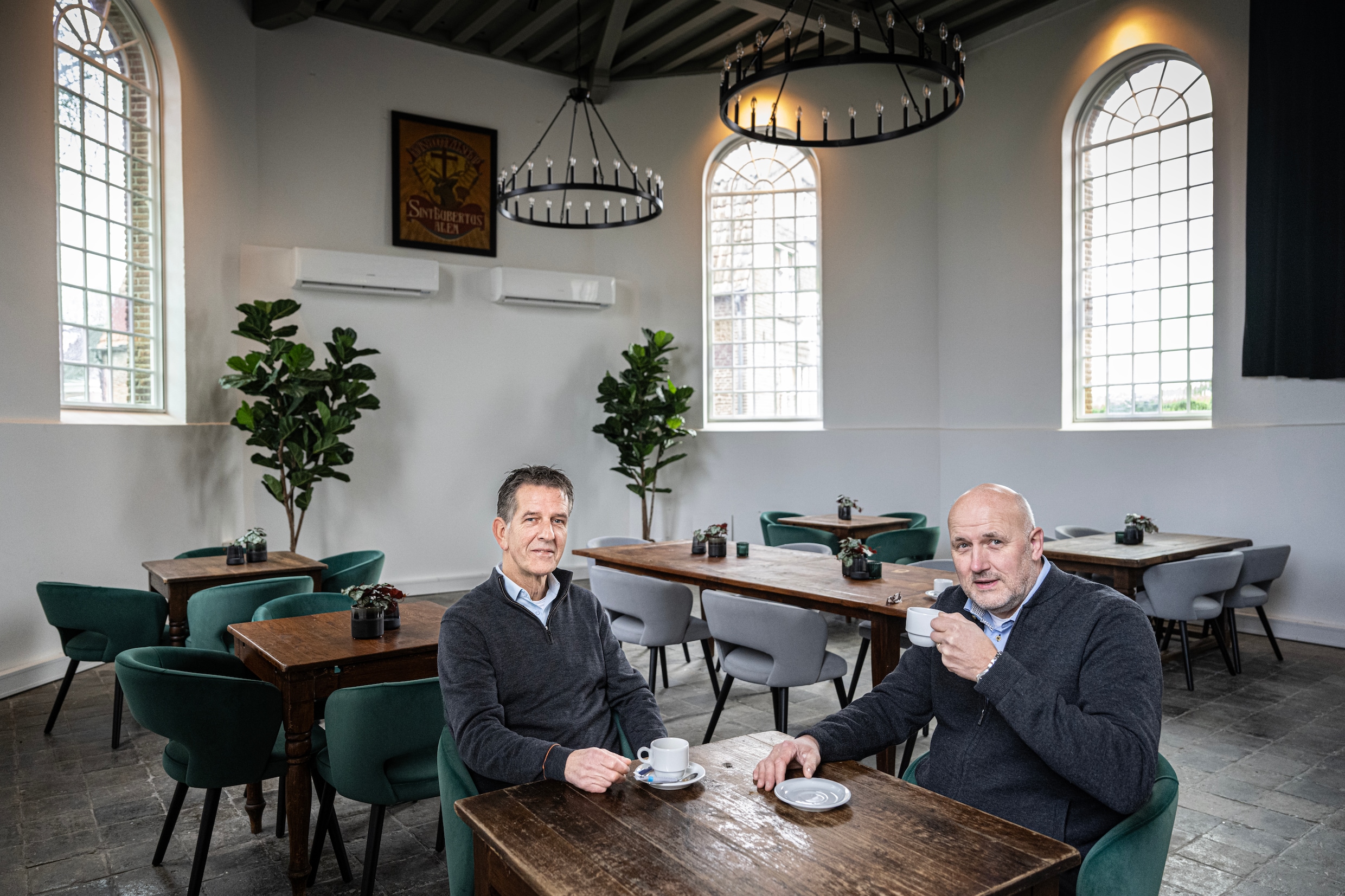 Twee achterneven houden de geschiedenis van hun geboortedorp levend ...