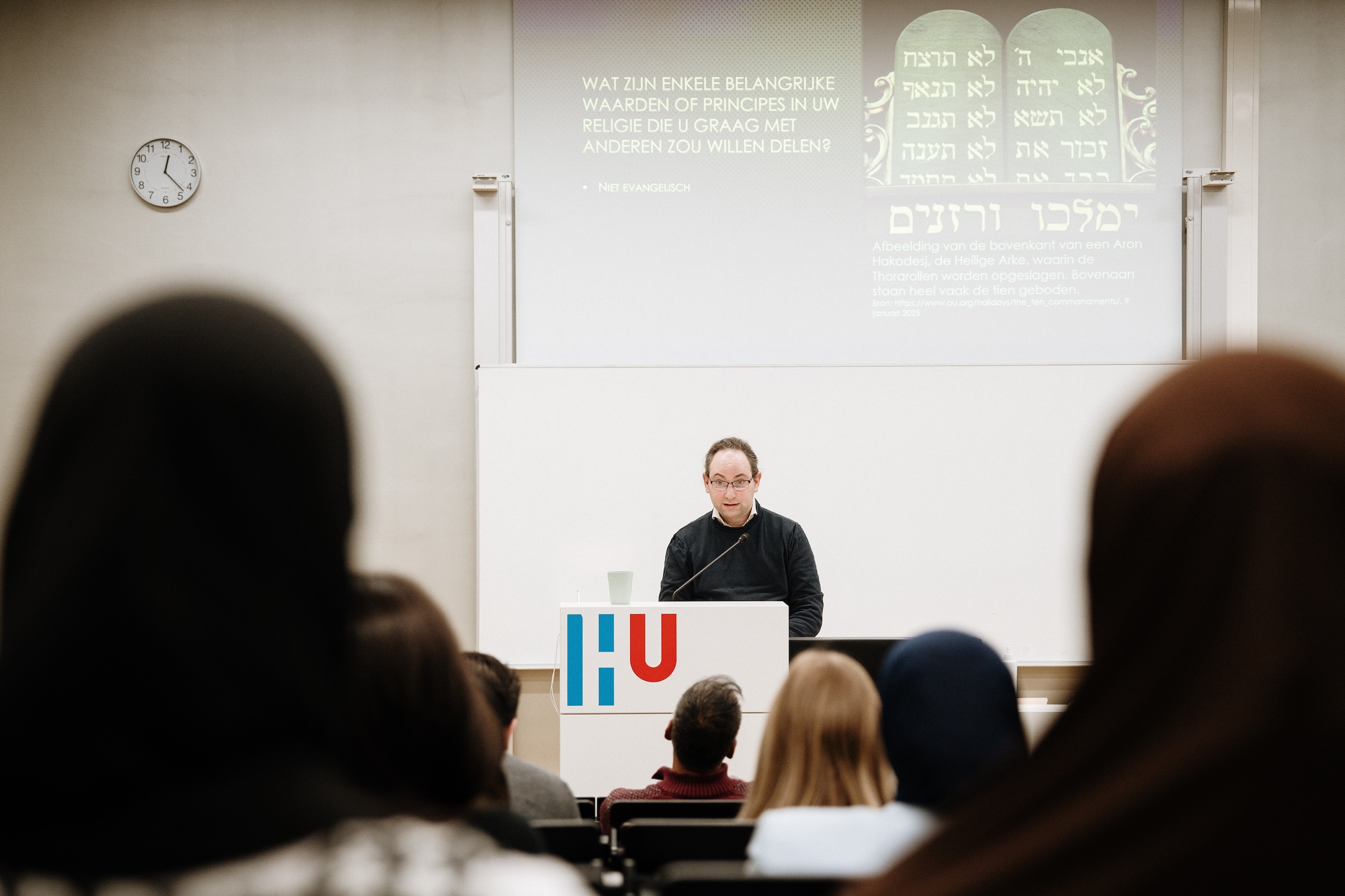 Gaza, vaccinaties, vliegschaamte: deze docent besloot ‘expert moeilijke ...