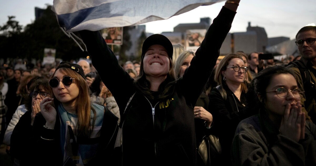 Opluchting op het Gijzelaarsplein in Tel Aviv als de namen van drie ...