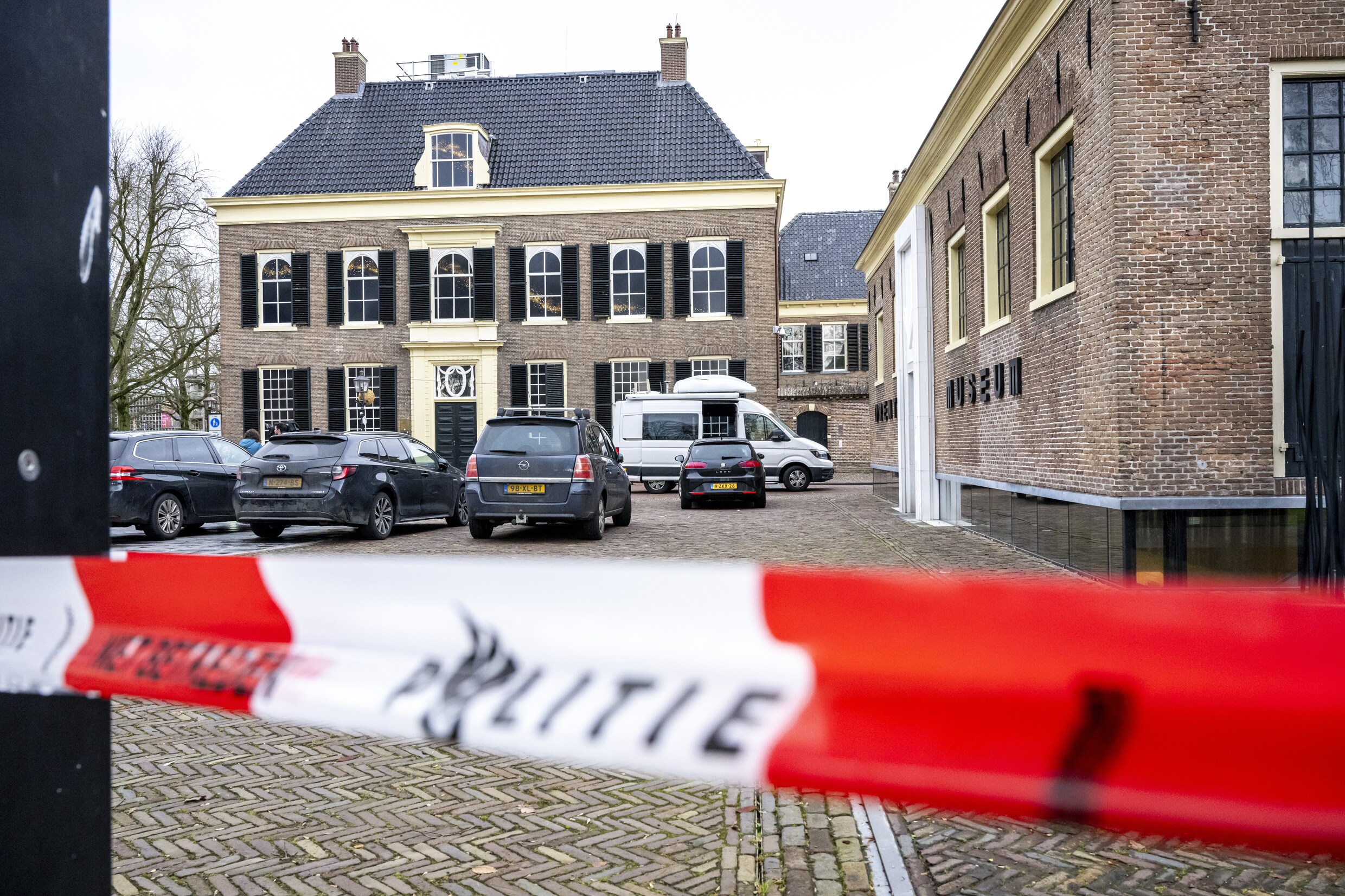 Politie geeft camerabeelden vrij van kunstroof Assen | Trouw