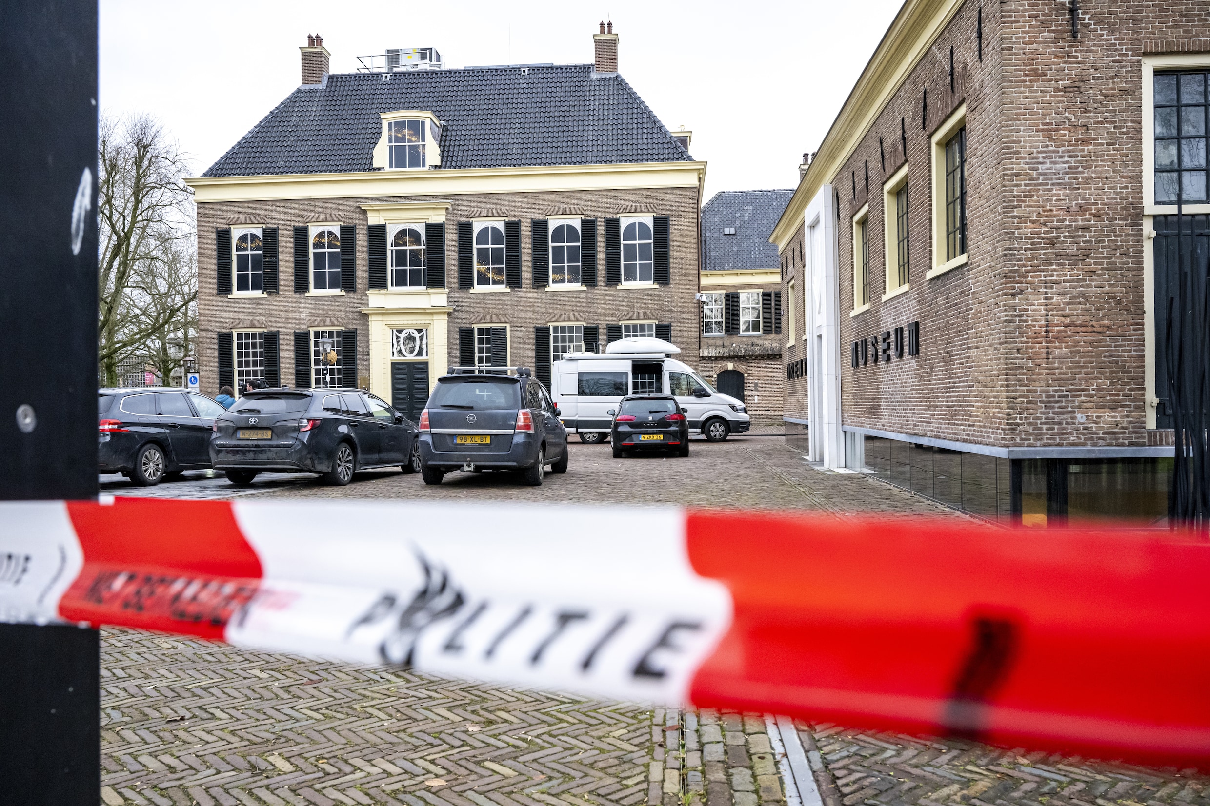 Drie verdachten vast voor roof Drents Museum, gouden schatten nog ...
