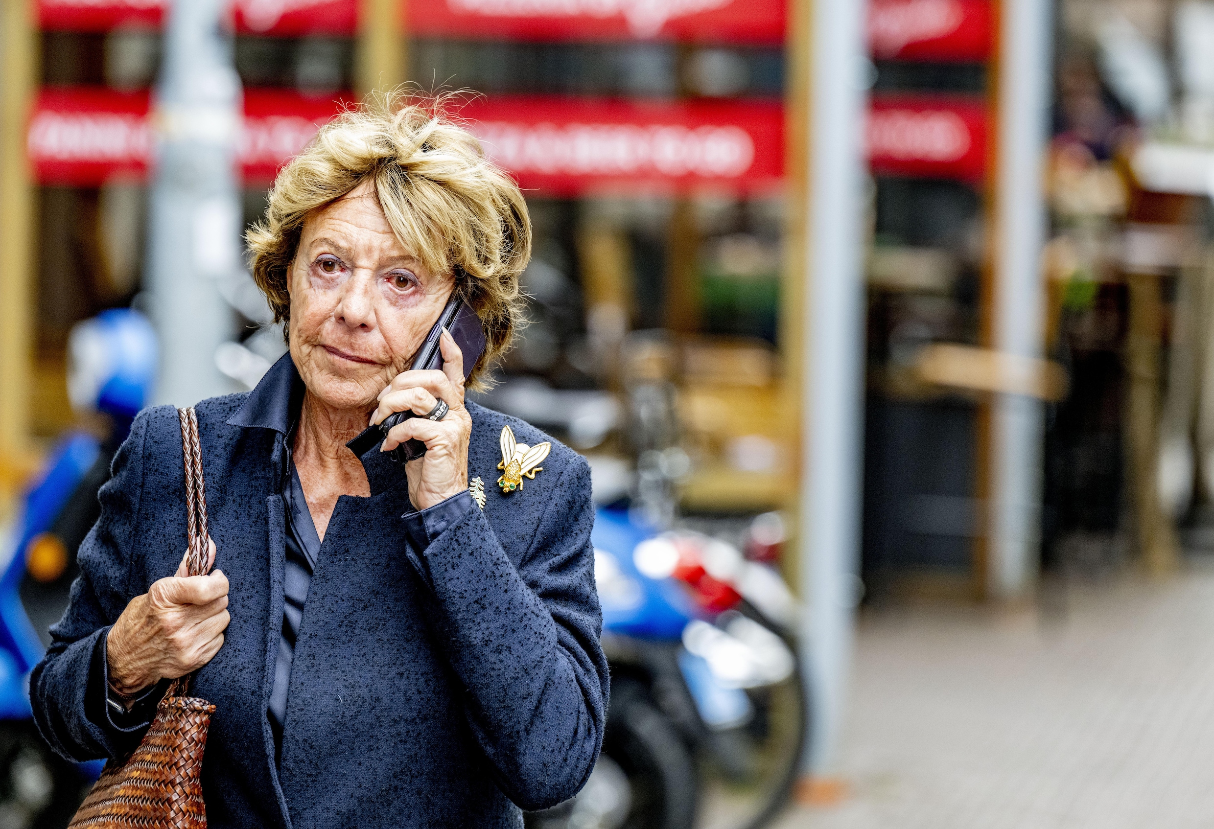 Justitie staakt onderzoek naar Neelie Kroes en wil betere wetgeving | Trouw