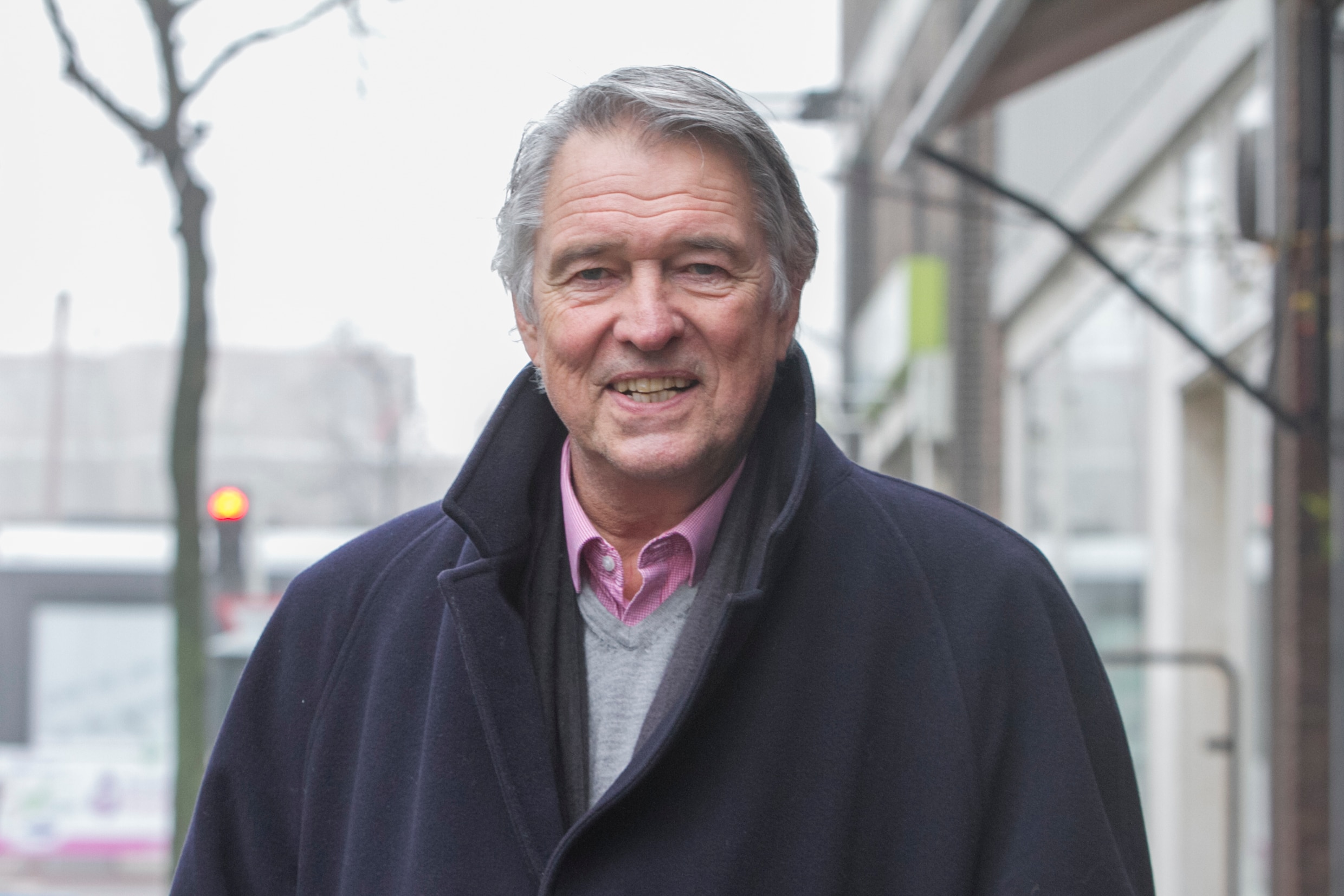 Presentator Ron Brandsteder (74) overleden | Trouw