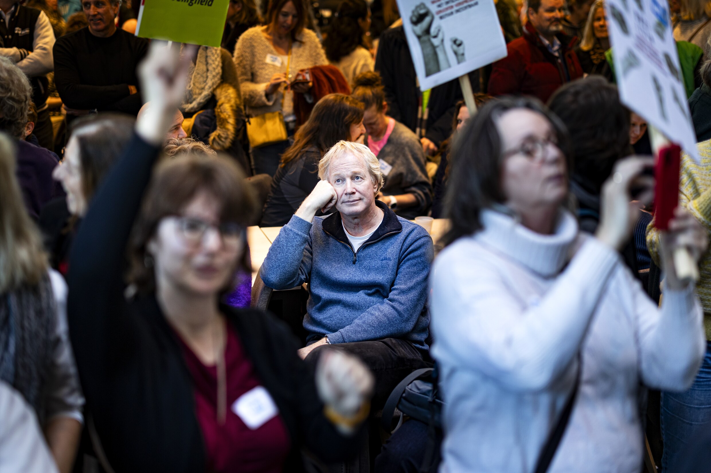 Omstreden FNV-top gaat eventueel aftreden niet langer uit de weg | Trouw
