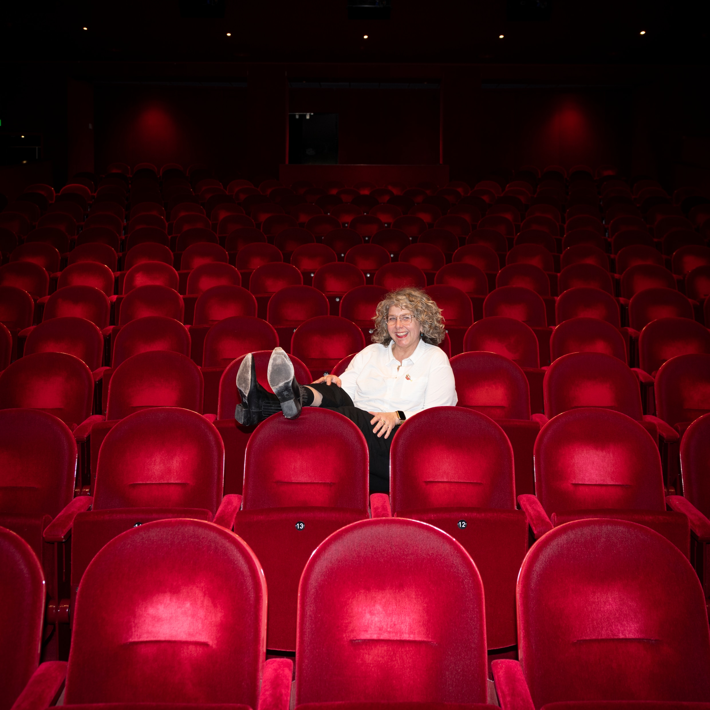 Marieke (51) zoekt een man om mee te nemen naar premières | Trouw